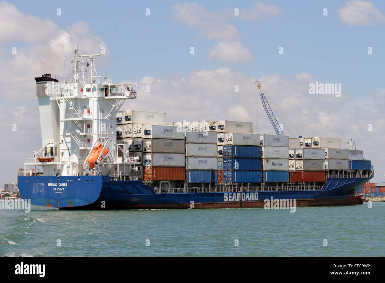 Cargo ship sea port united states hi-res stock photography and images ...