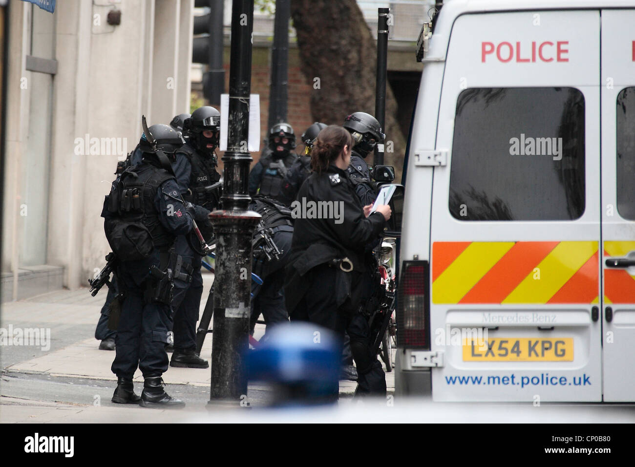 Specialist Firearms Officers from the Met Police at the scene of a ...