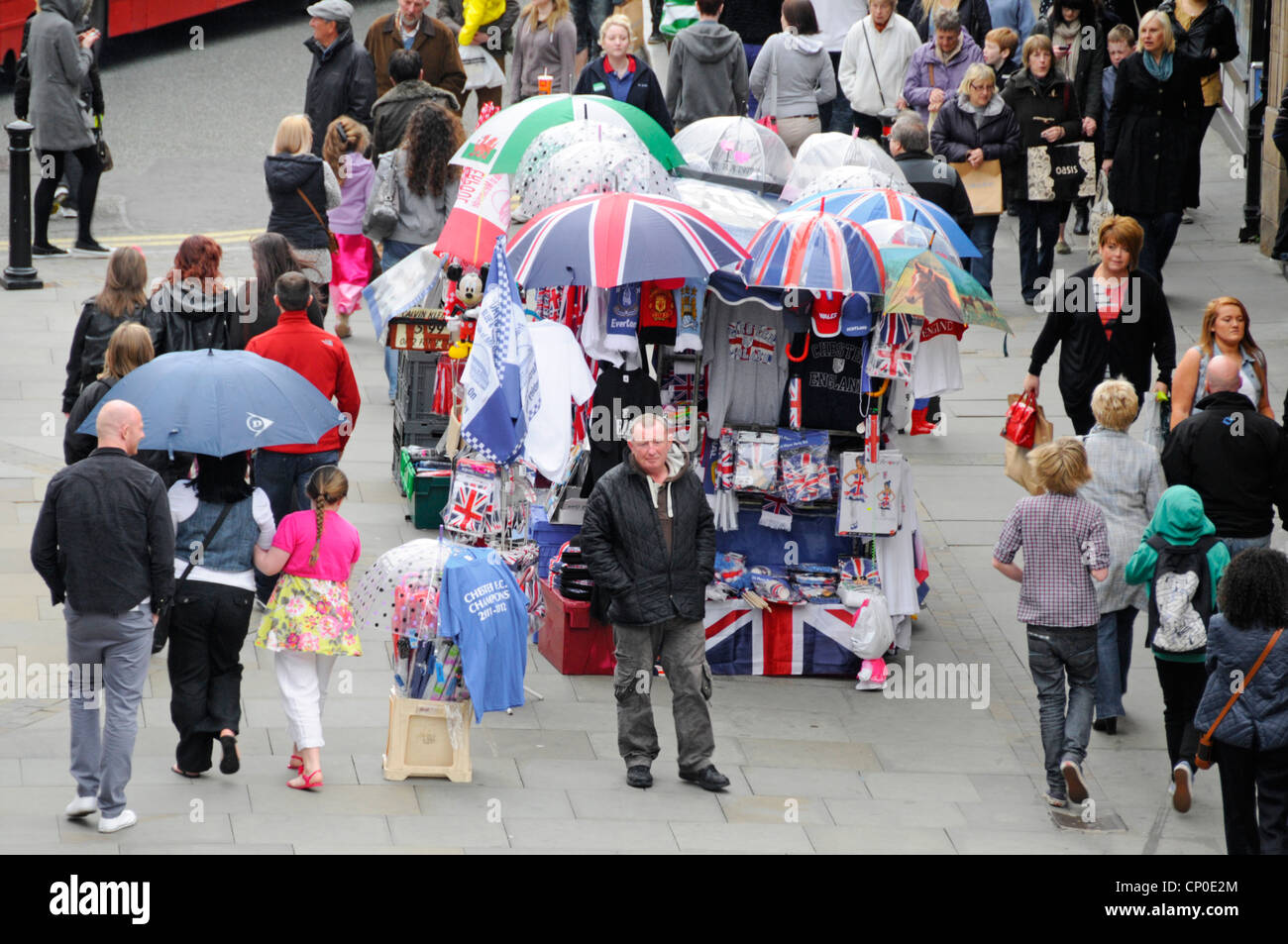 Crowd crowded busy stalls High Resolution Stock Photography and Images ...