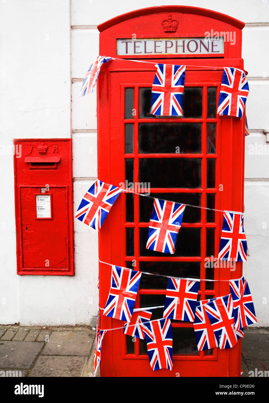 Queen jubilee flags hi-res stock photography and images - Alamy