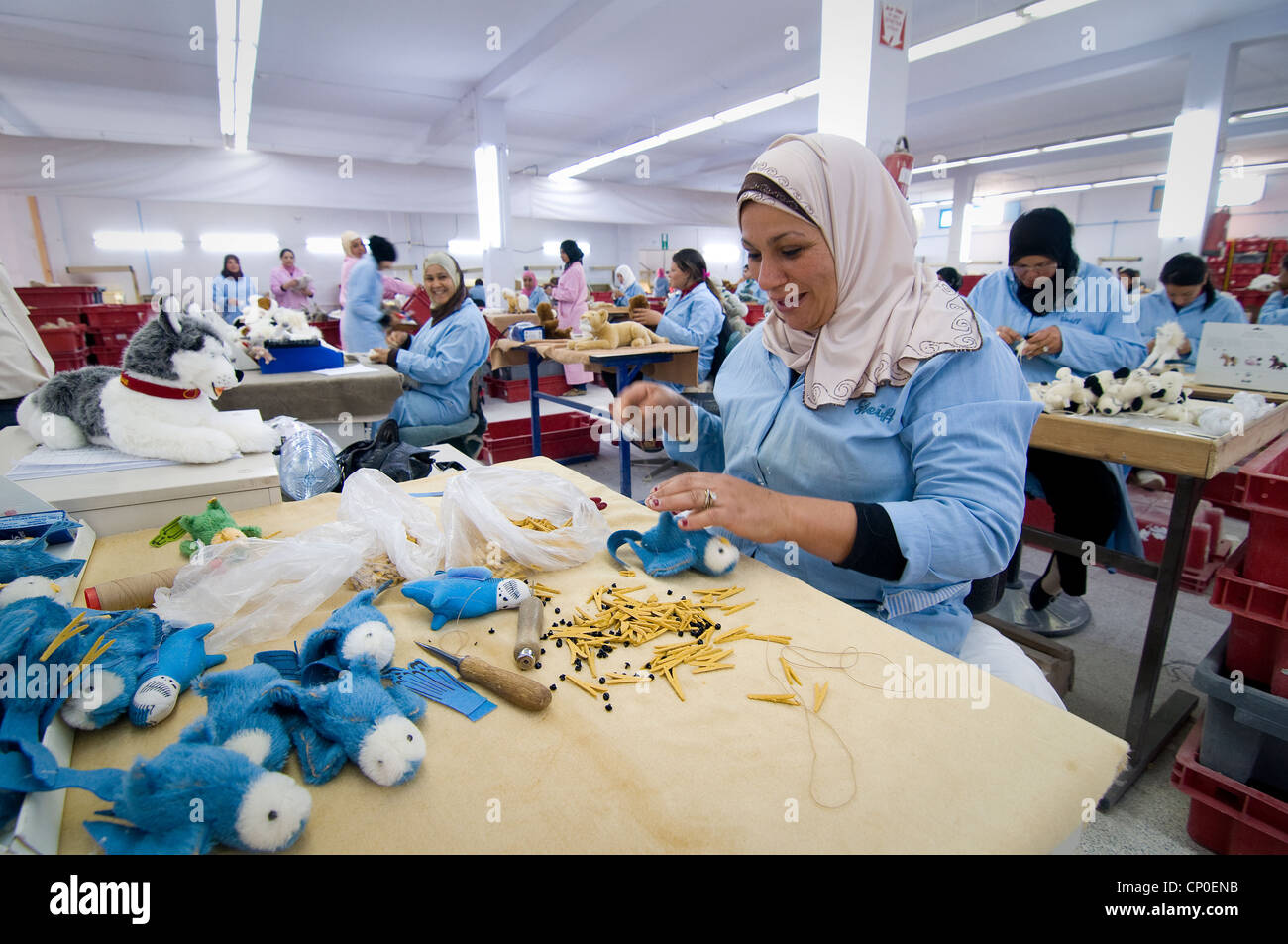 TUNISIA, SIDI BOUZID: 1000 women work in German factory Steiff ...