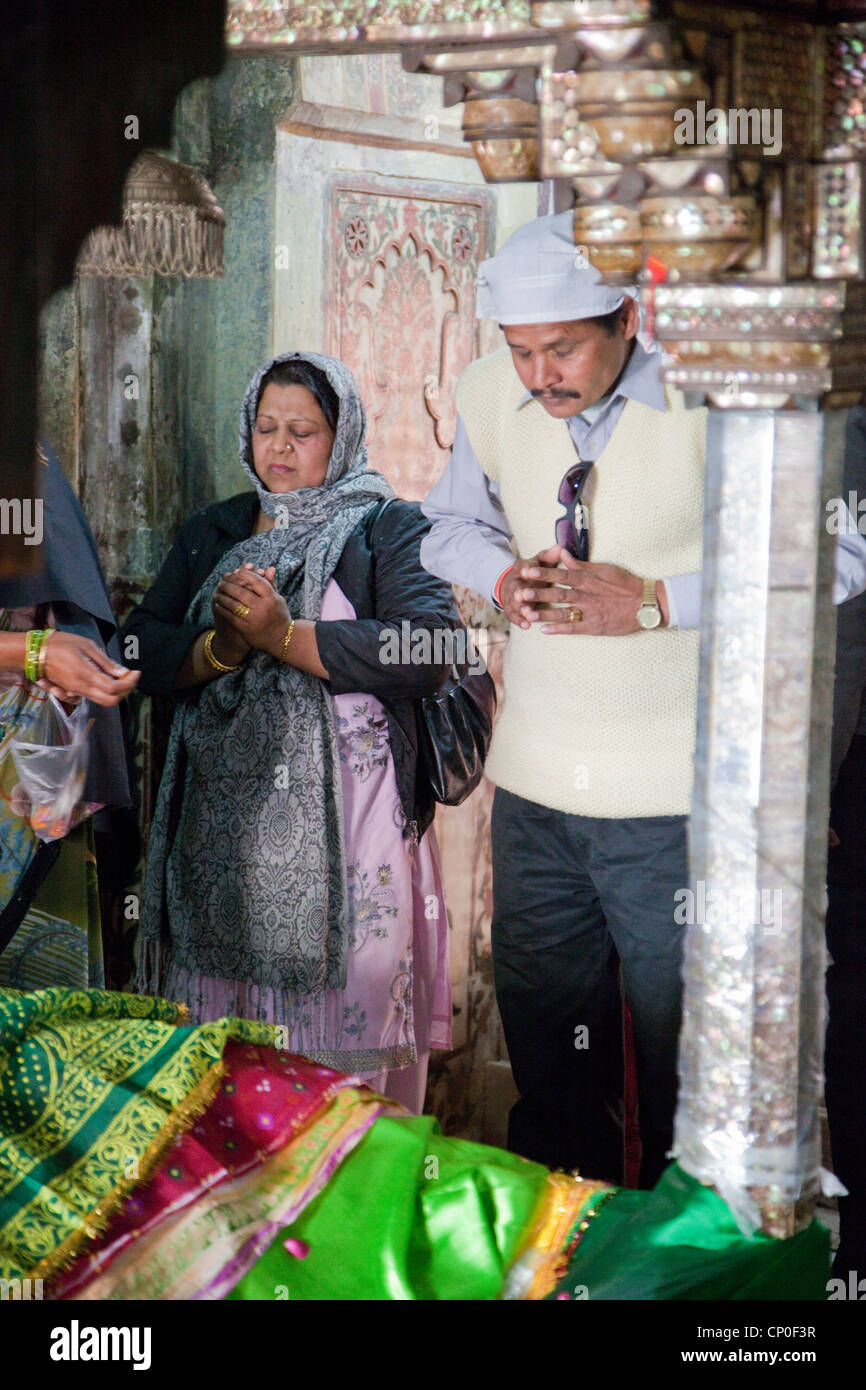 Fatehpur Sikri, India. Mausoleum of Sheikh Salim Chishti. Prayers are ...