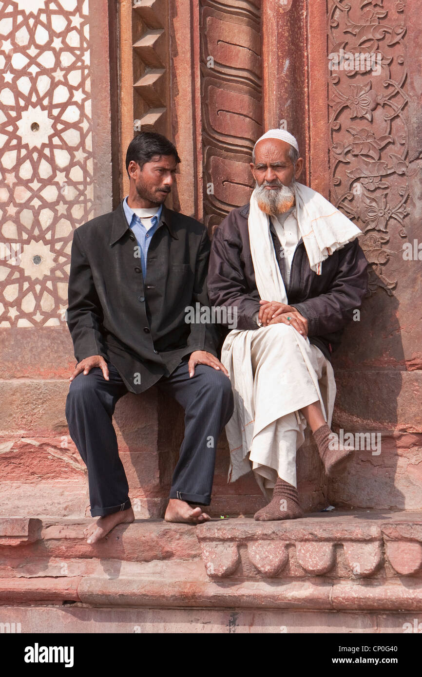Two men talking at entrance hi-res stock photography and images - Alamy