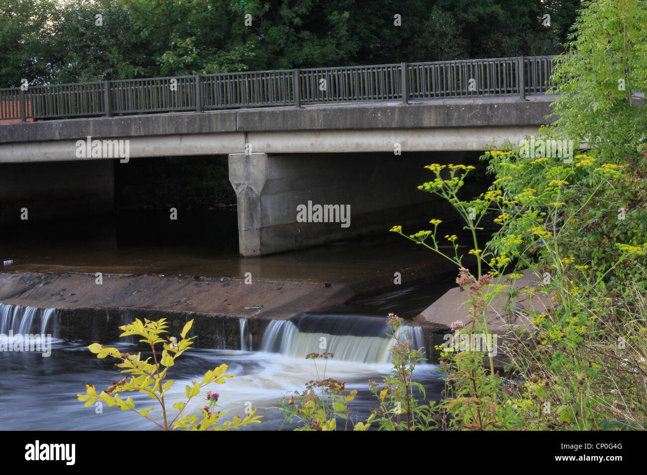 Water flowing under bridge hi-res stock photography and images - Alamy