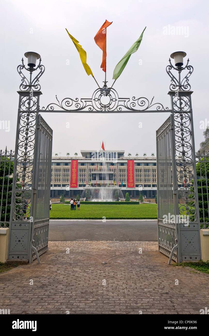 Reunification palace gate hi-res stock photography and images - Alamy