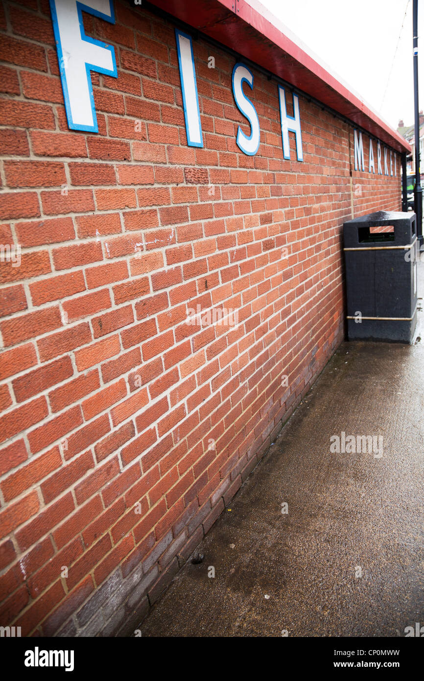 Whitby fish market hi-res stock photography and images - Alamy