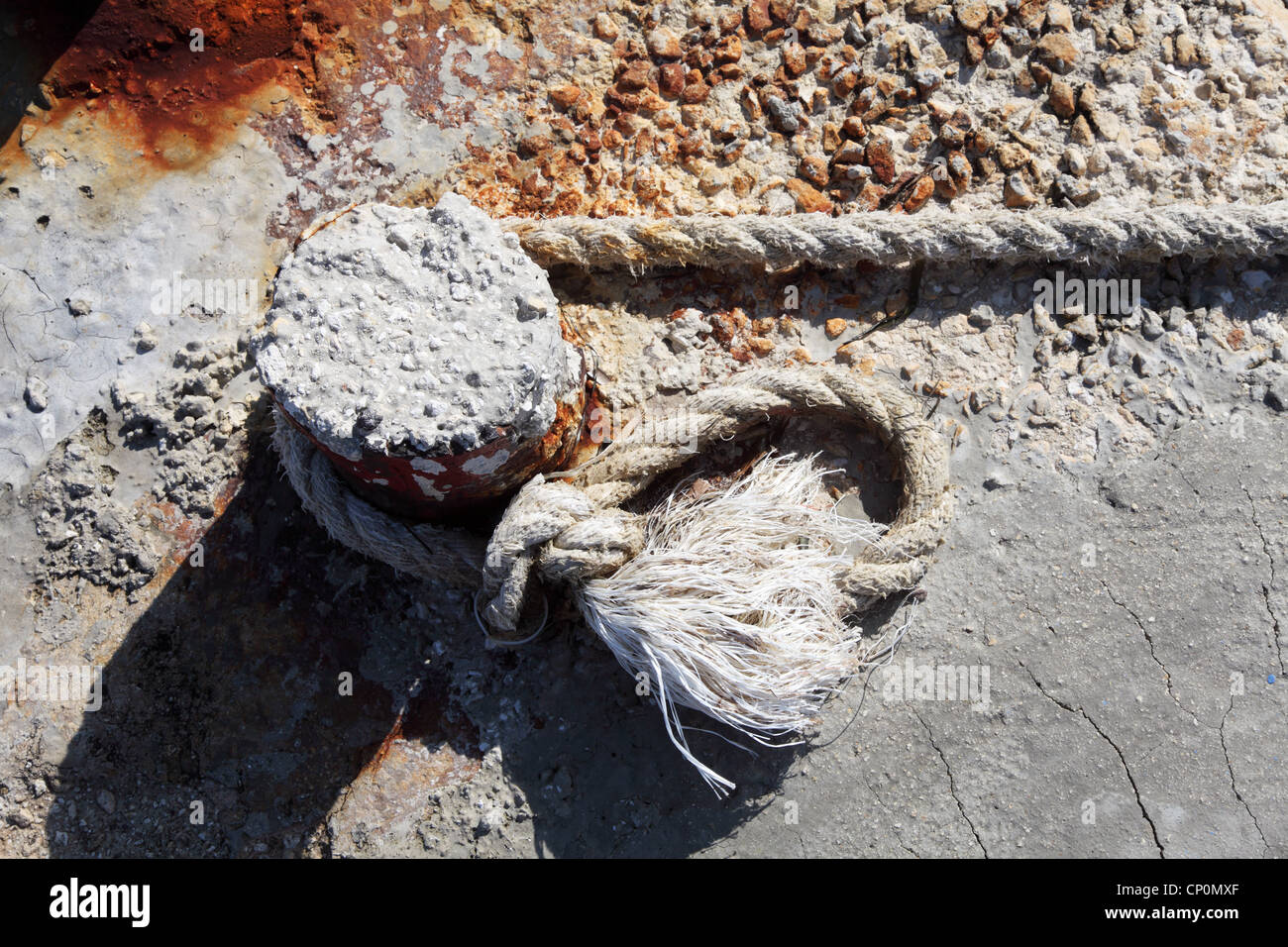 Frayed mooring rope hi-res stock photography and images - Alamy