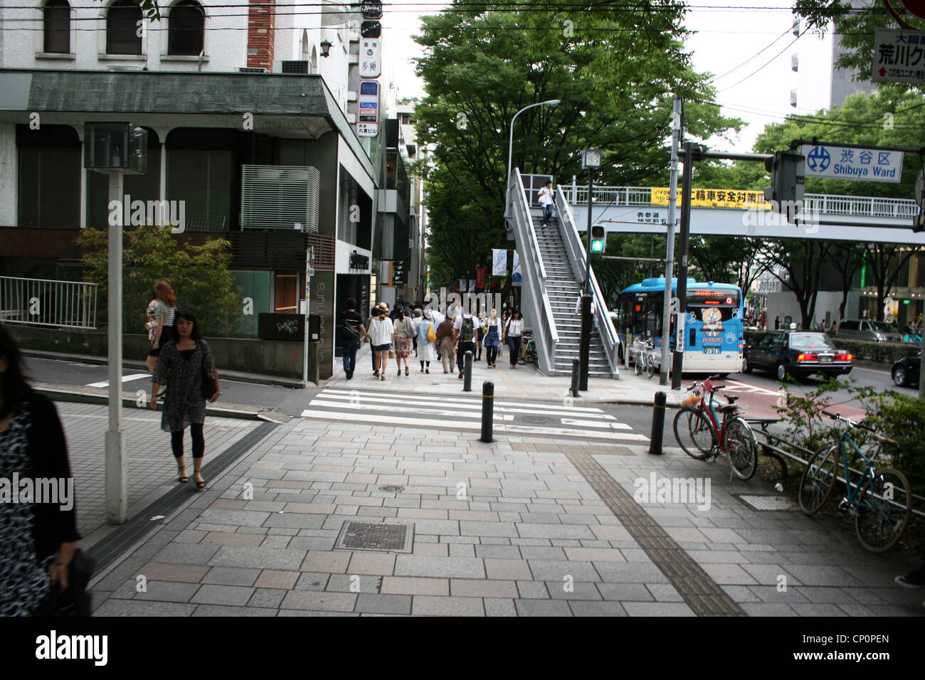 Street scene, Harajuku, Tokyo Japan, facing walkway Stock Photo - Alamy