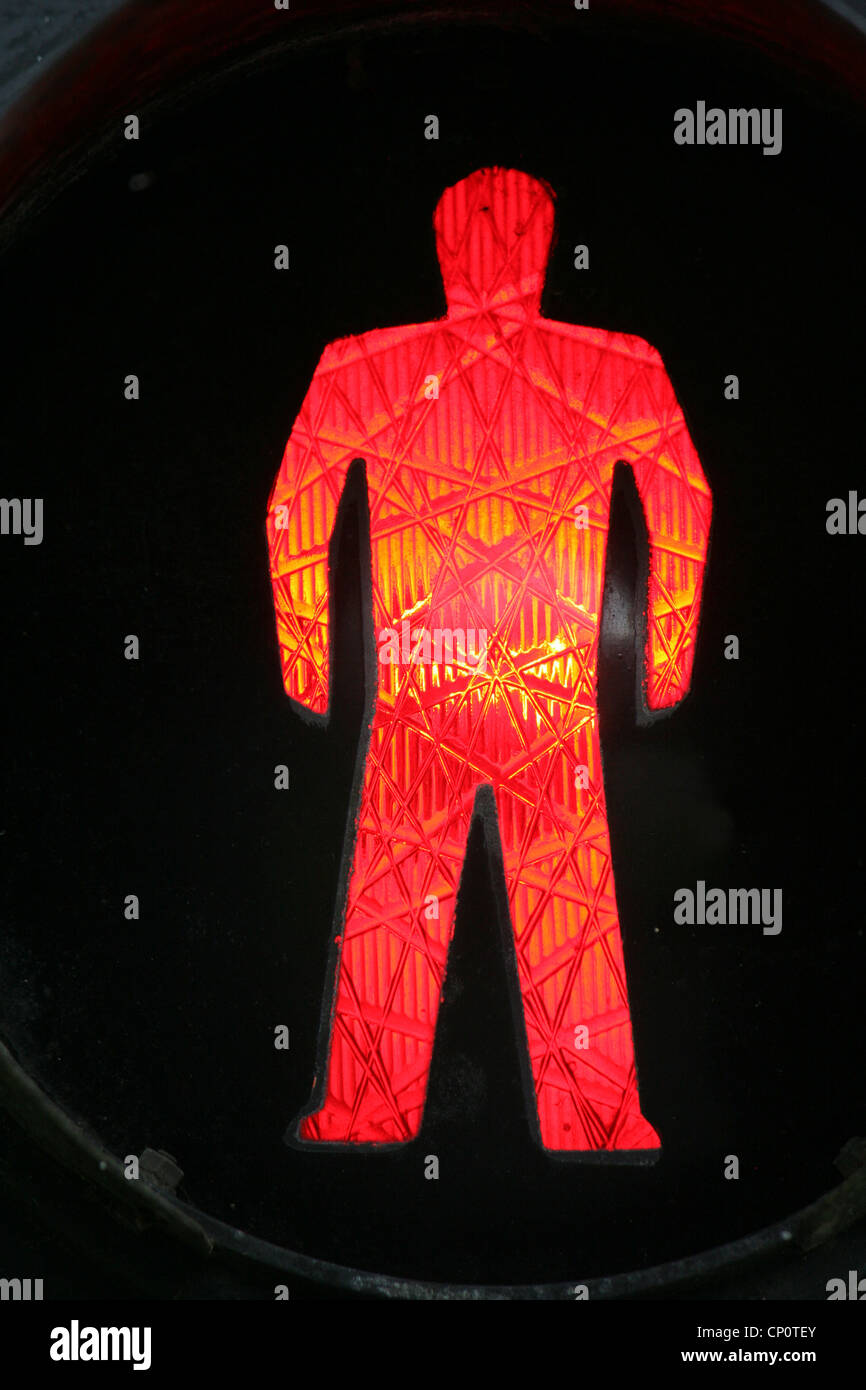 Pedestrian traffic signal hi-res stock photography and images - Alamy