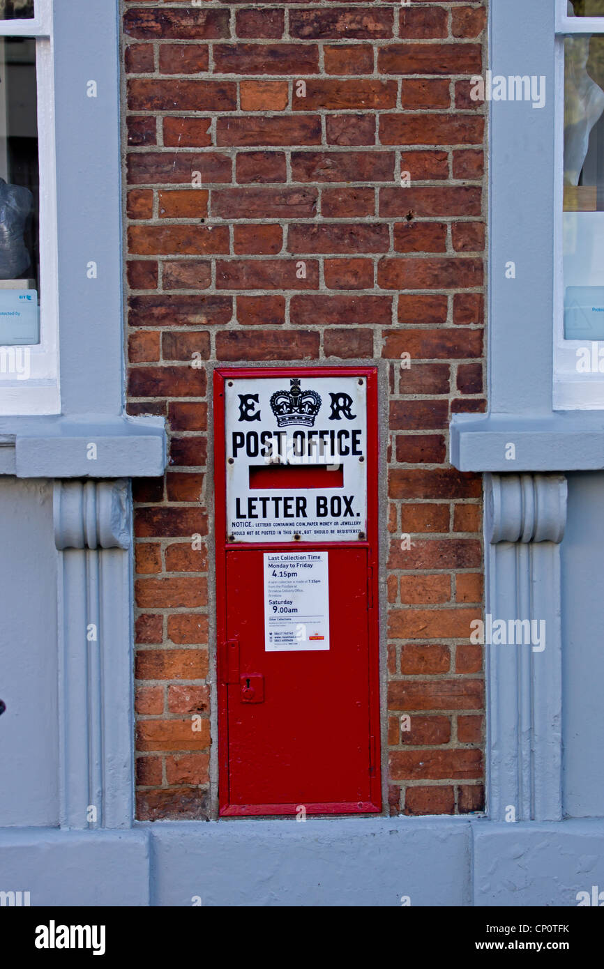 Old style red letter box hi-res stock photography and images - Alamy