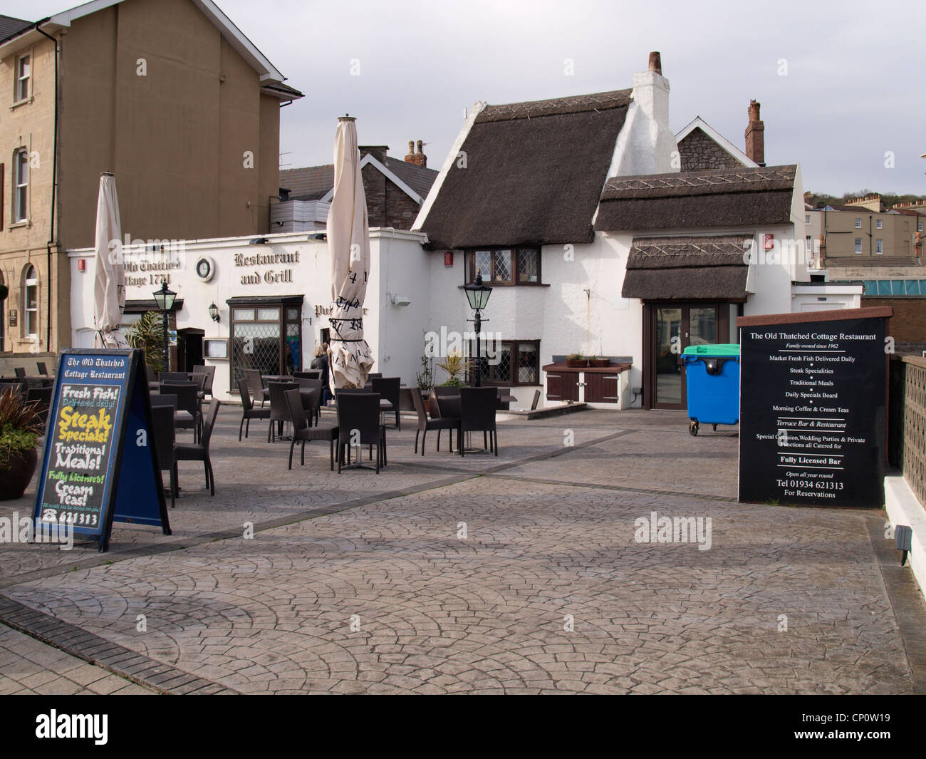 The Old Thatched Cottage Restaurant, built in the 18th century ...