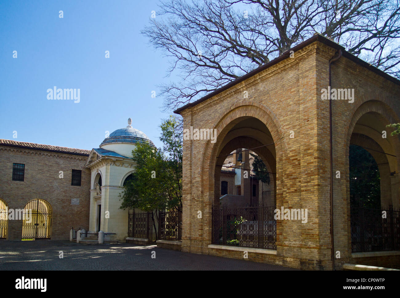 Italy, Ravenna, the Dante Alighieri tomb Stock Photo - Alamy