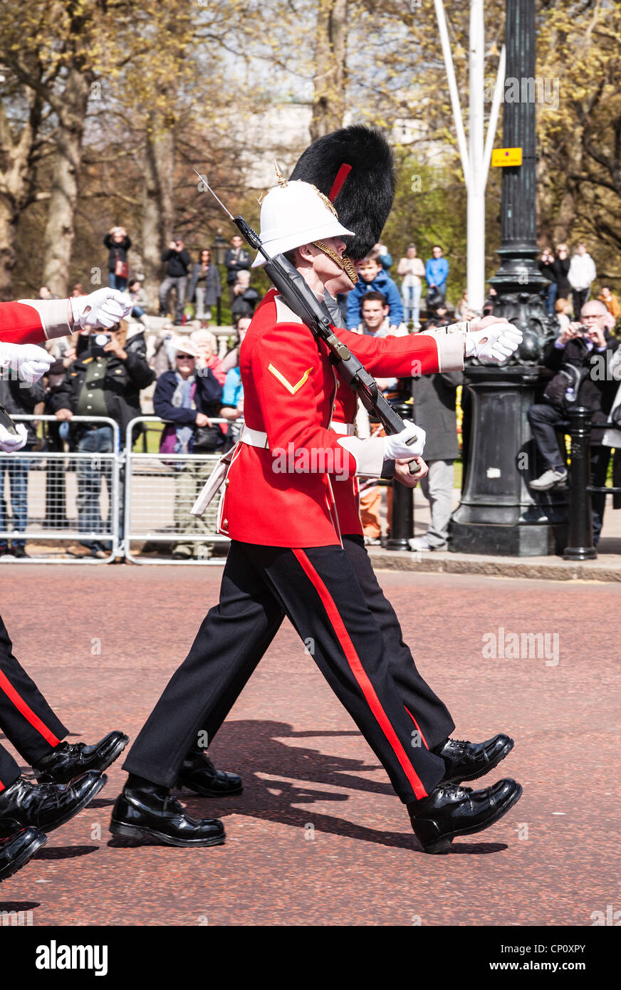 Guards red uniform guard hi-res stock photography and images - Alamy