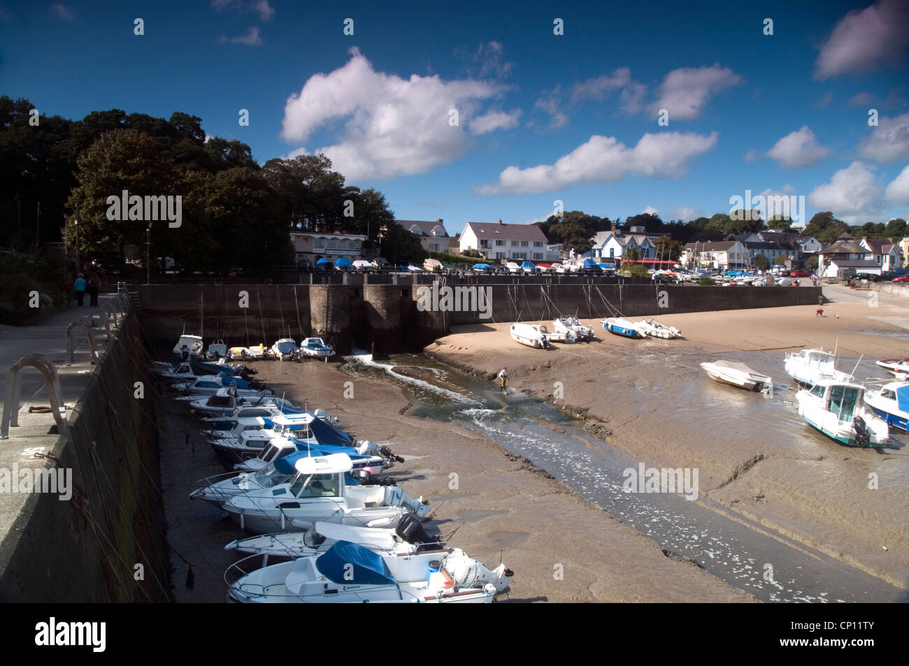 Welsh harbour scene hi-res stock photography and images - Alamy