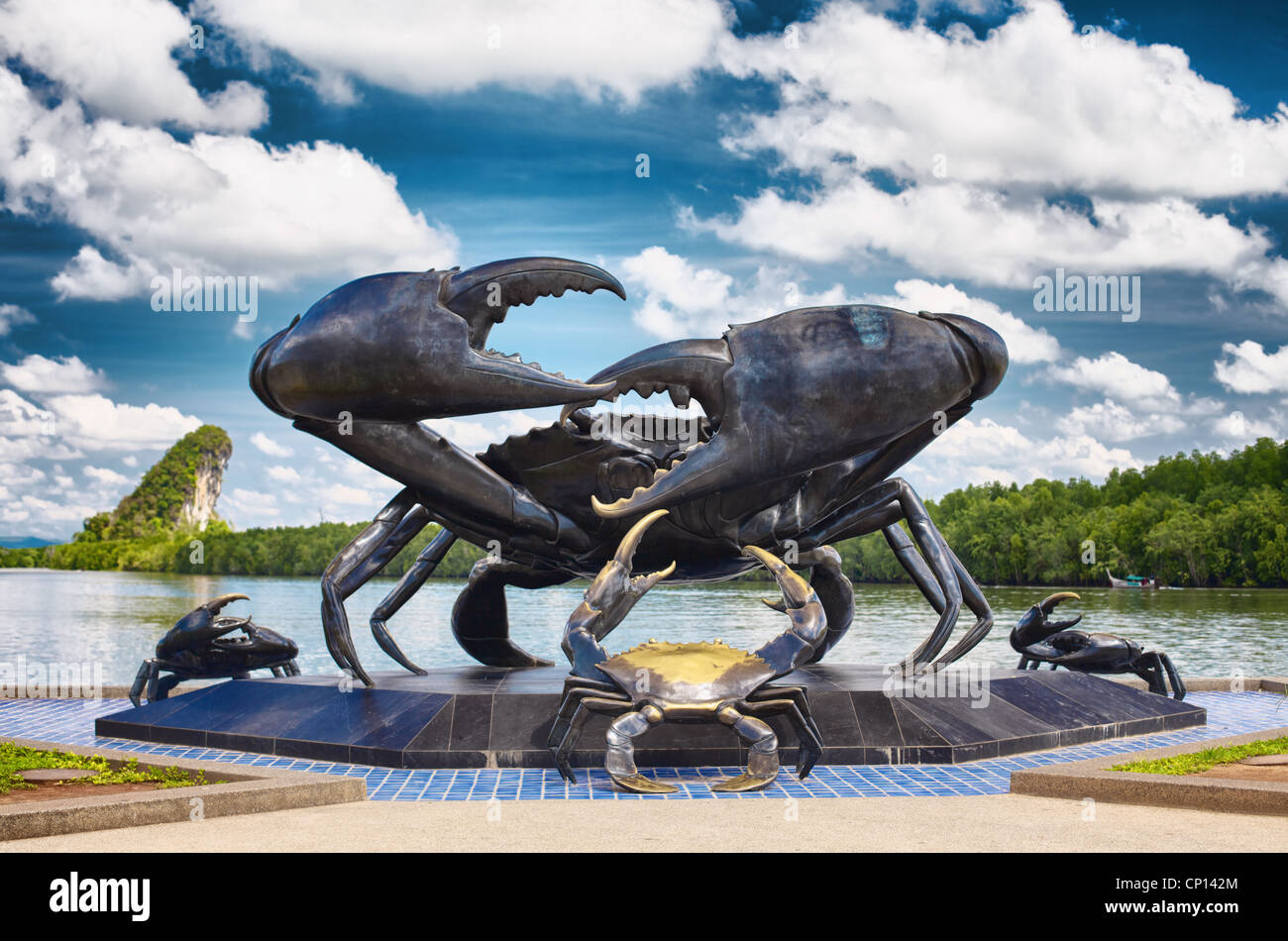 Crab statue hi-res stock photography and images - Alamy