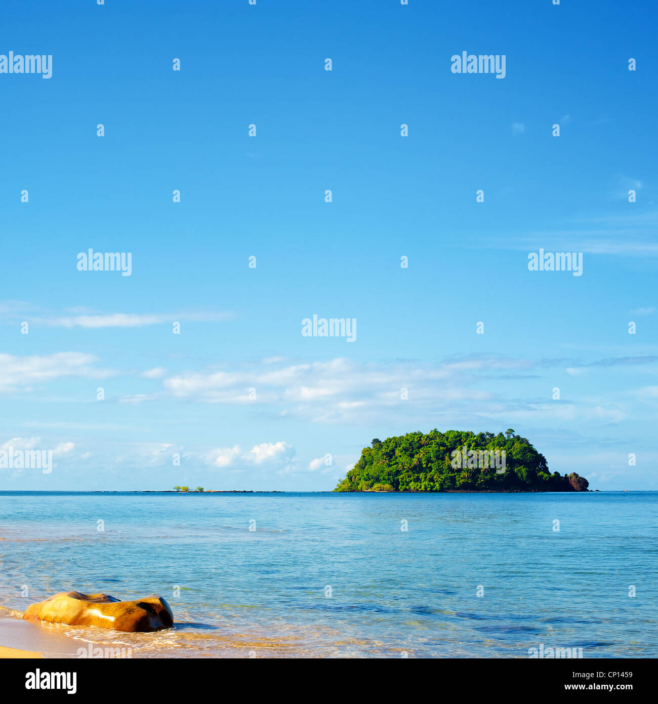 Tropical jungle coast in thailand hi-res stock photography and images ...