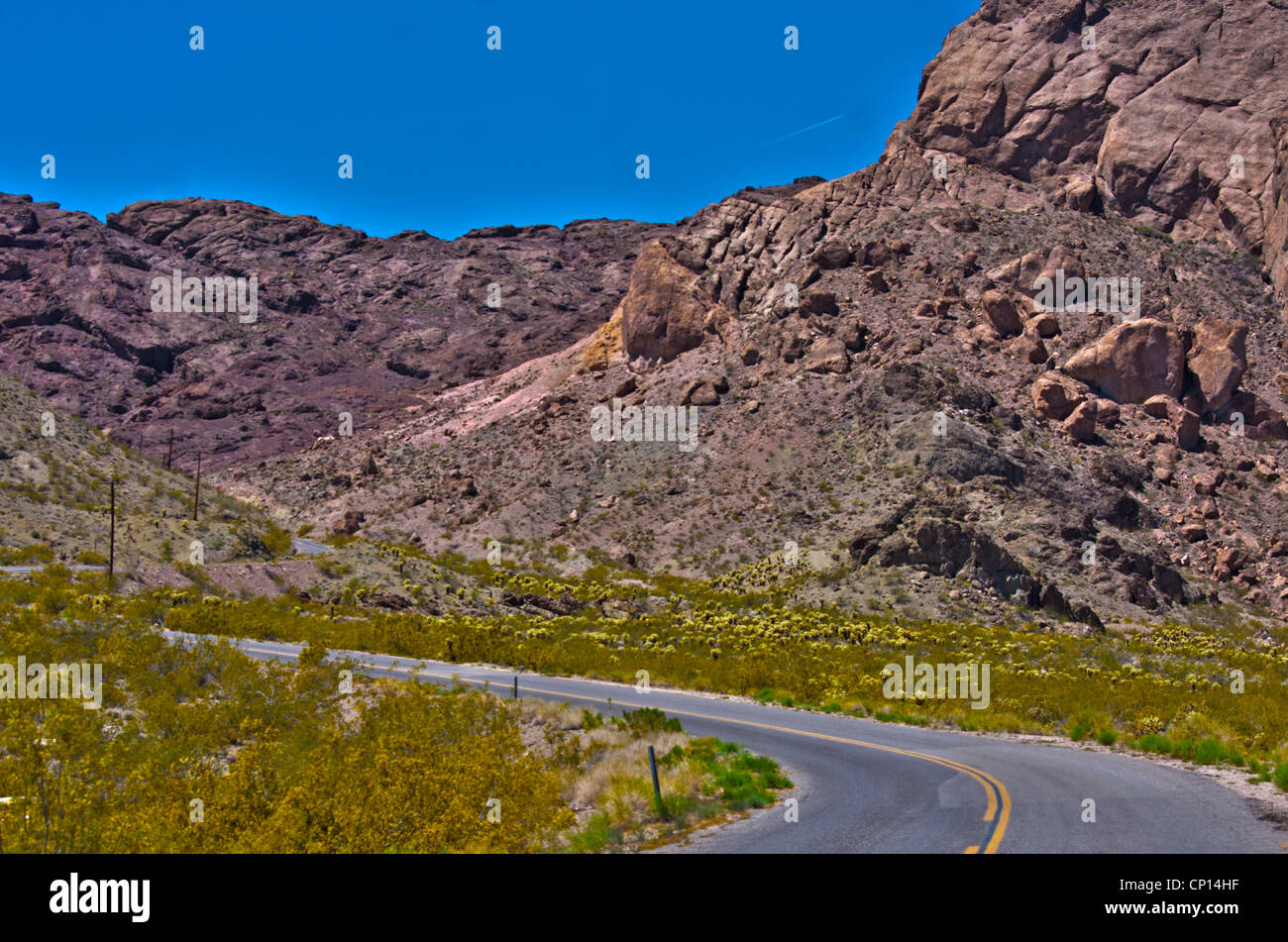 Usa desert highway hi-res stock photography and images - Alamy