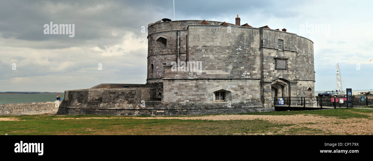 Calshot Castle on Southampton Water, Hampshire, UK. Built in the reign ...