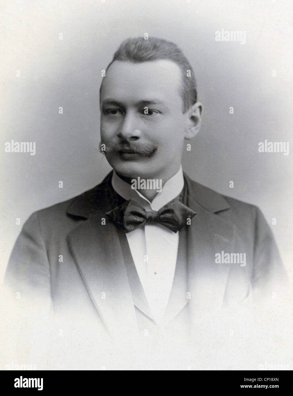 1900s man portrait hi-res stock photography and images - Alamy