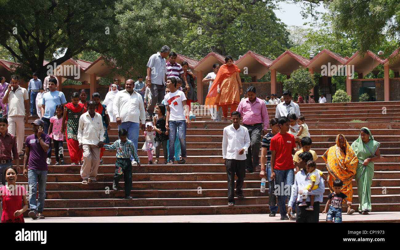Crowd in the Indian Zoo Stock Photo - Alamy
