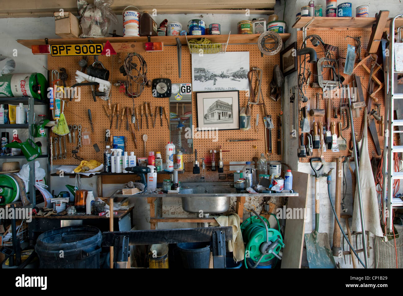 Untidy workshop image hi-res stock photography and images - Alamy