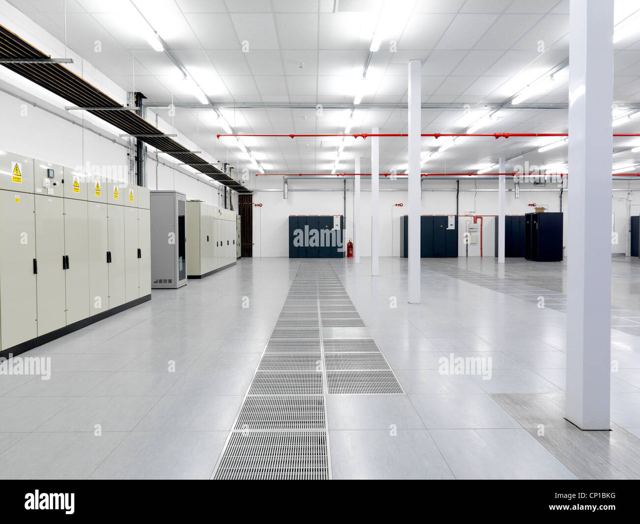 Bank data server room hi-res stock photography and images - Alamy