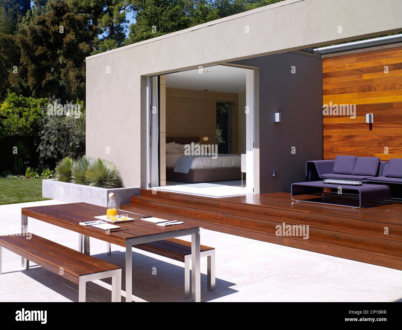 Open walls hi-res stock photography and images - Alamy