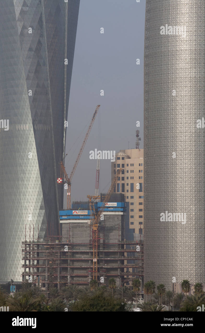 New skyscraper under construction, Doha Stock Photo - Alamy