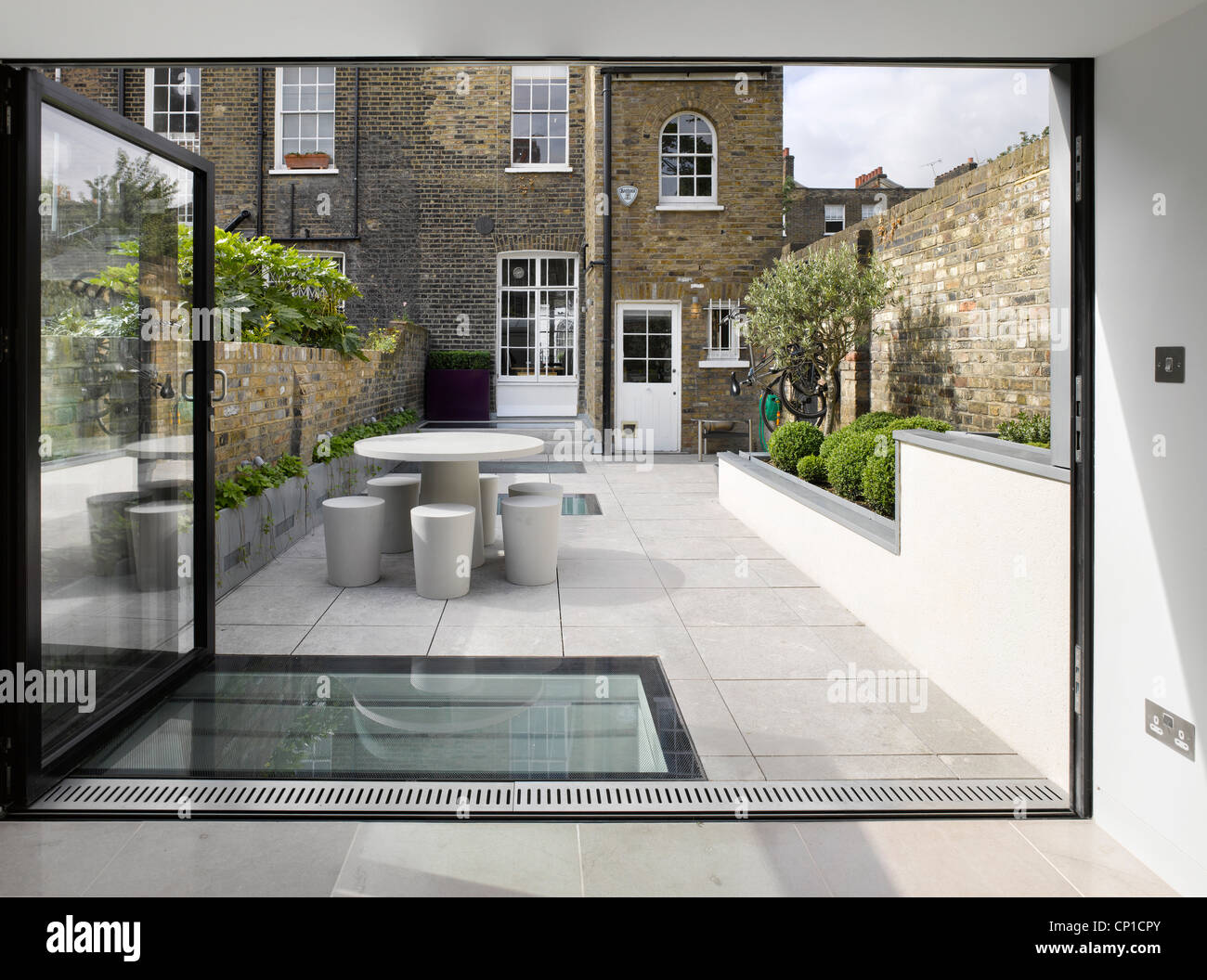 Light wells hi-res stock photography and images - Alamy