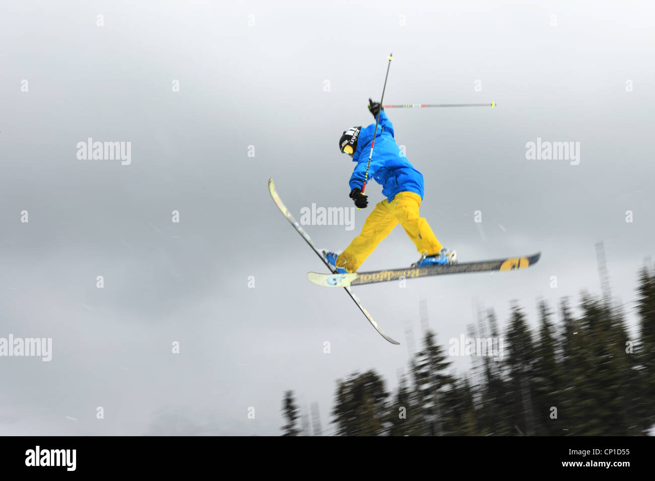 Splits ski jump hi-res stock photography and images - Alamy