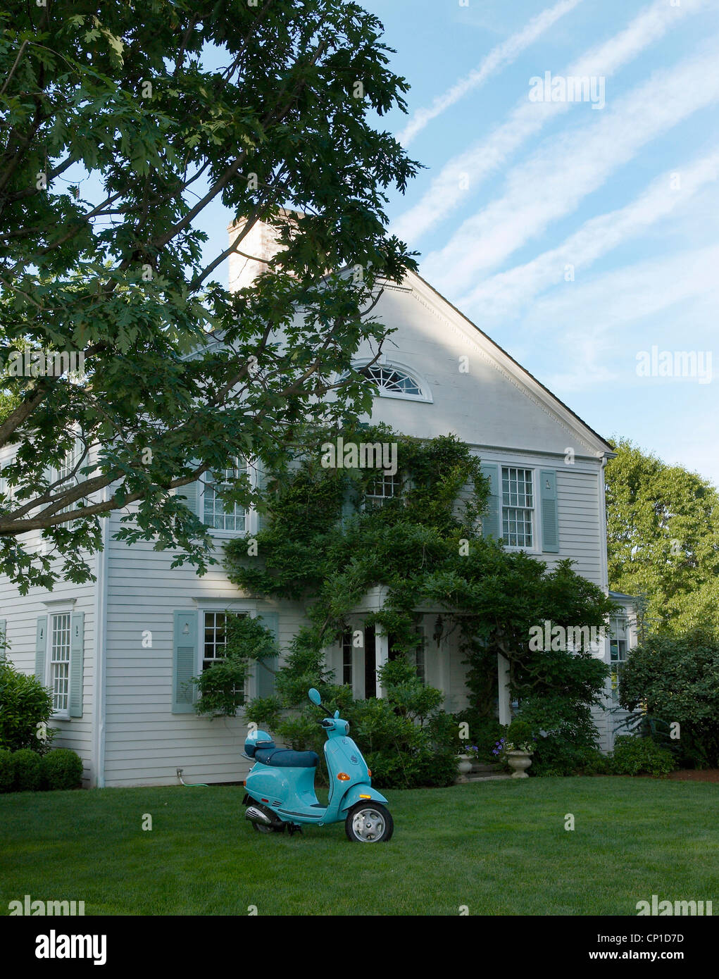 Weatherboard country house hi-res stock photography and images - Alamy