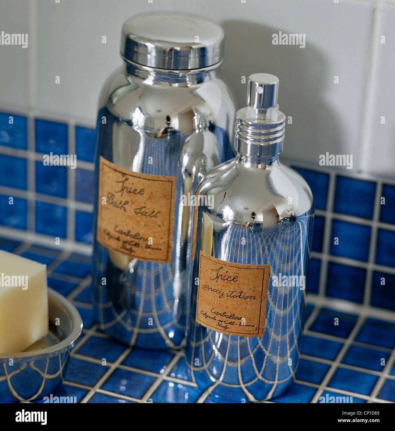 Silver containers hi-res stock photography and images - Alamy