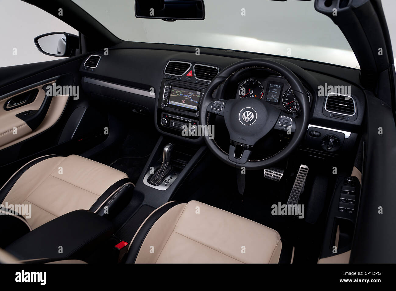 2011 Volkswagen Eos Interior