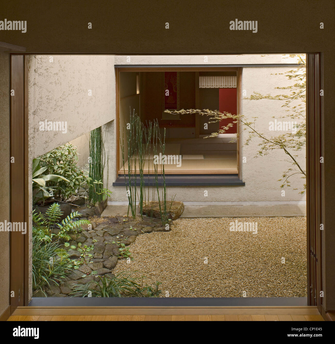 Modern japanese garden hi-res stock photography and images - Alamy