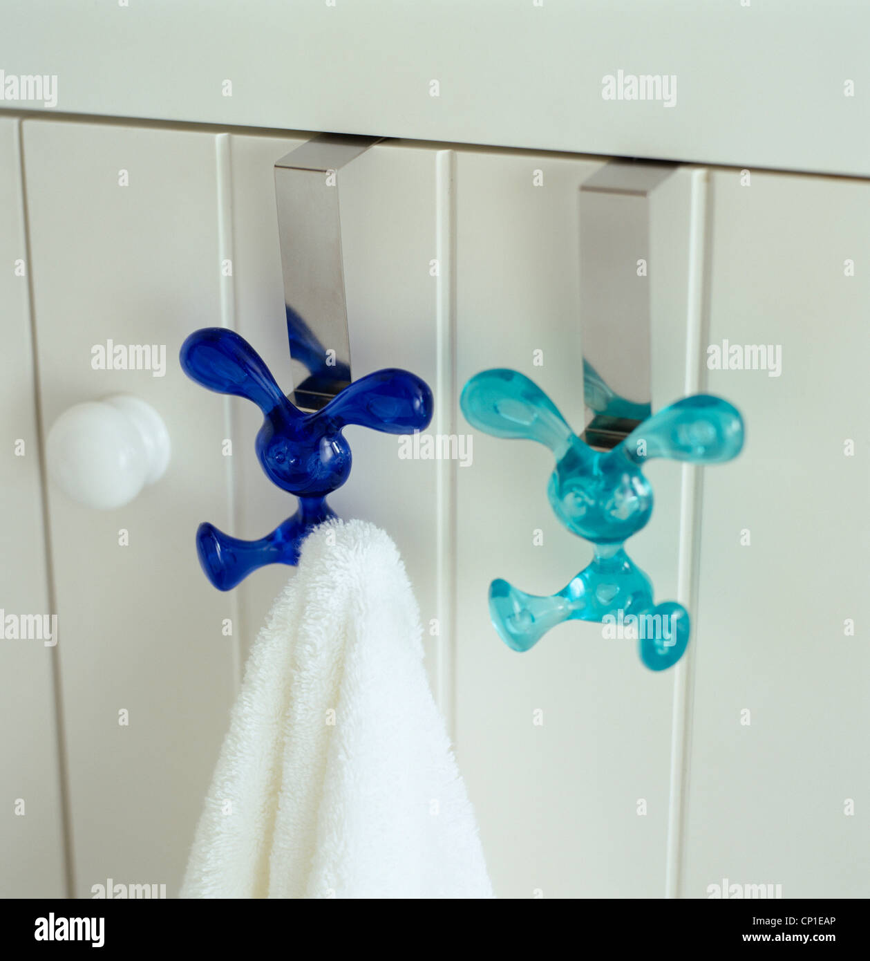 Over the door hooks hi-res stock photography and images - Alamy