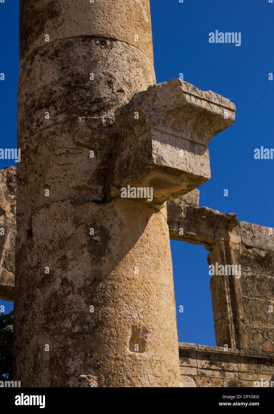 Roman Columns, Apamea, Syria Stock Photo - Alamy