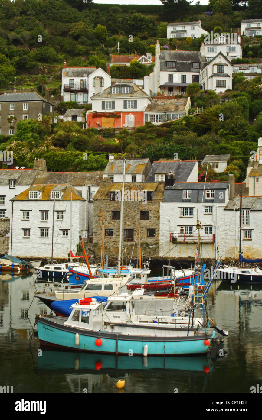 Polperro harbour cornwall hi-res stock photography and images - Alamy