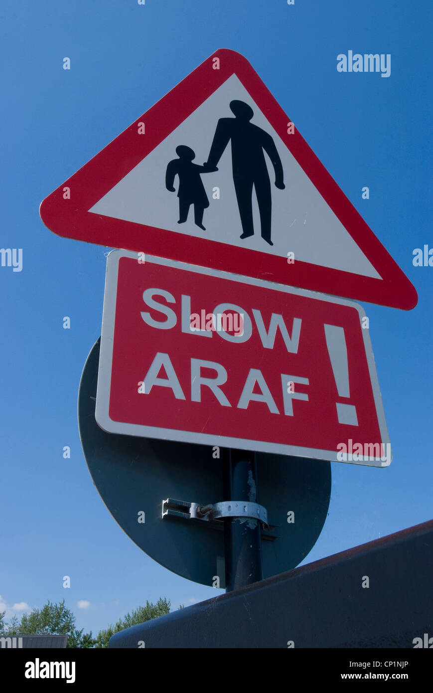 Cardiff road sign hi-res stock photography and images - Alamy