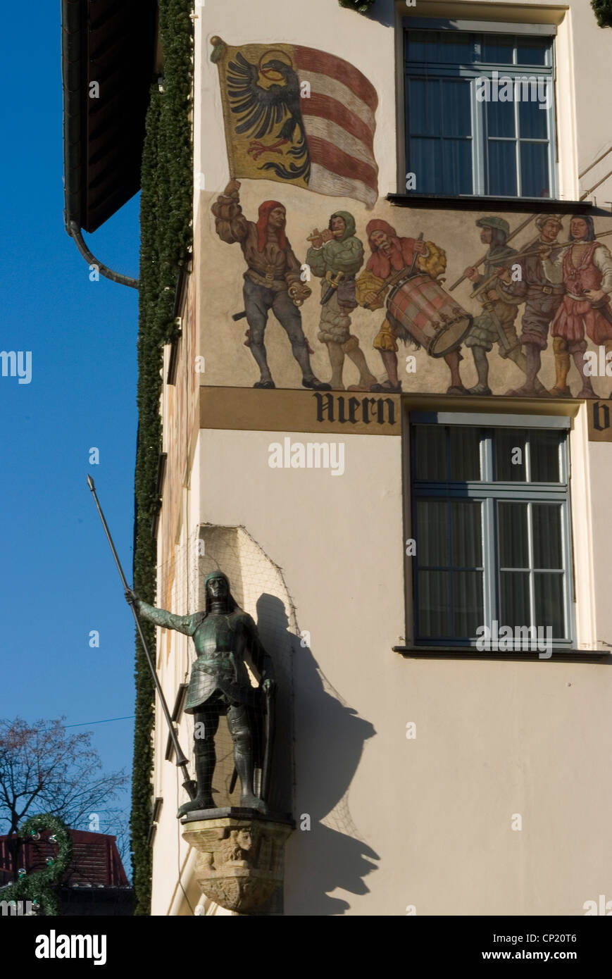 Medieval building detail hi-res stock photography and images - Alamy