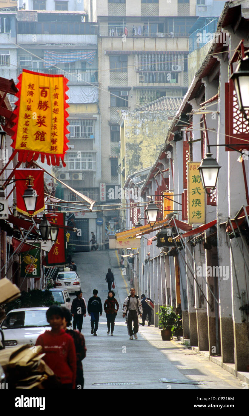 Traditional houses along rue hi-res stock photography and images - Alamy