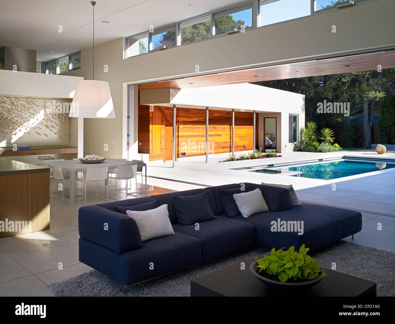 Open air lounge pool terrace hi-res stock photography and images - Alamy