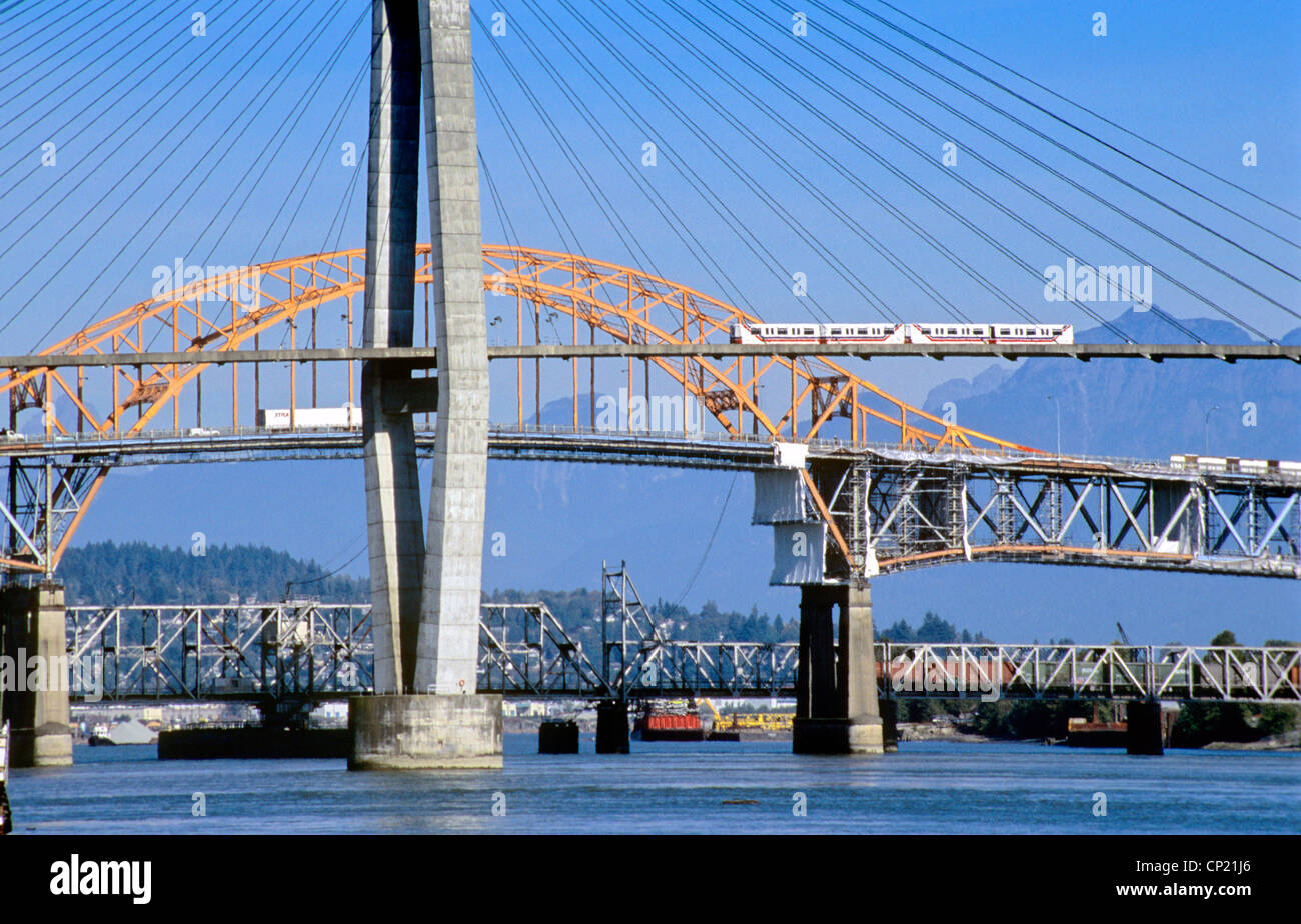 British Columbia, Vancouver, Pattullo Bridge over the Fraser River at ...