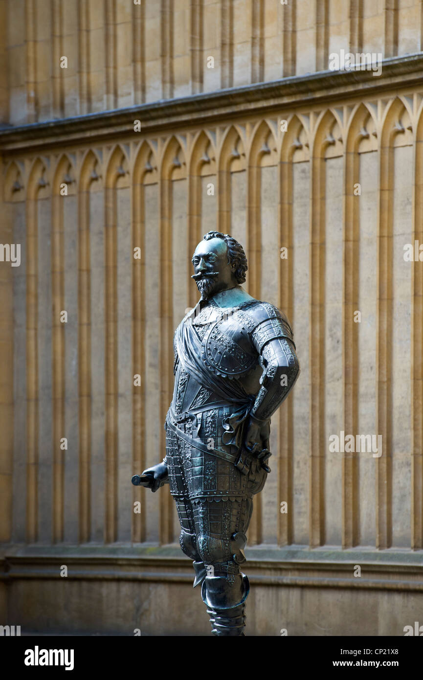 Statue william herbert bodleian library hi-res stock photography and ...