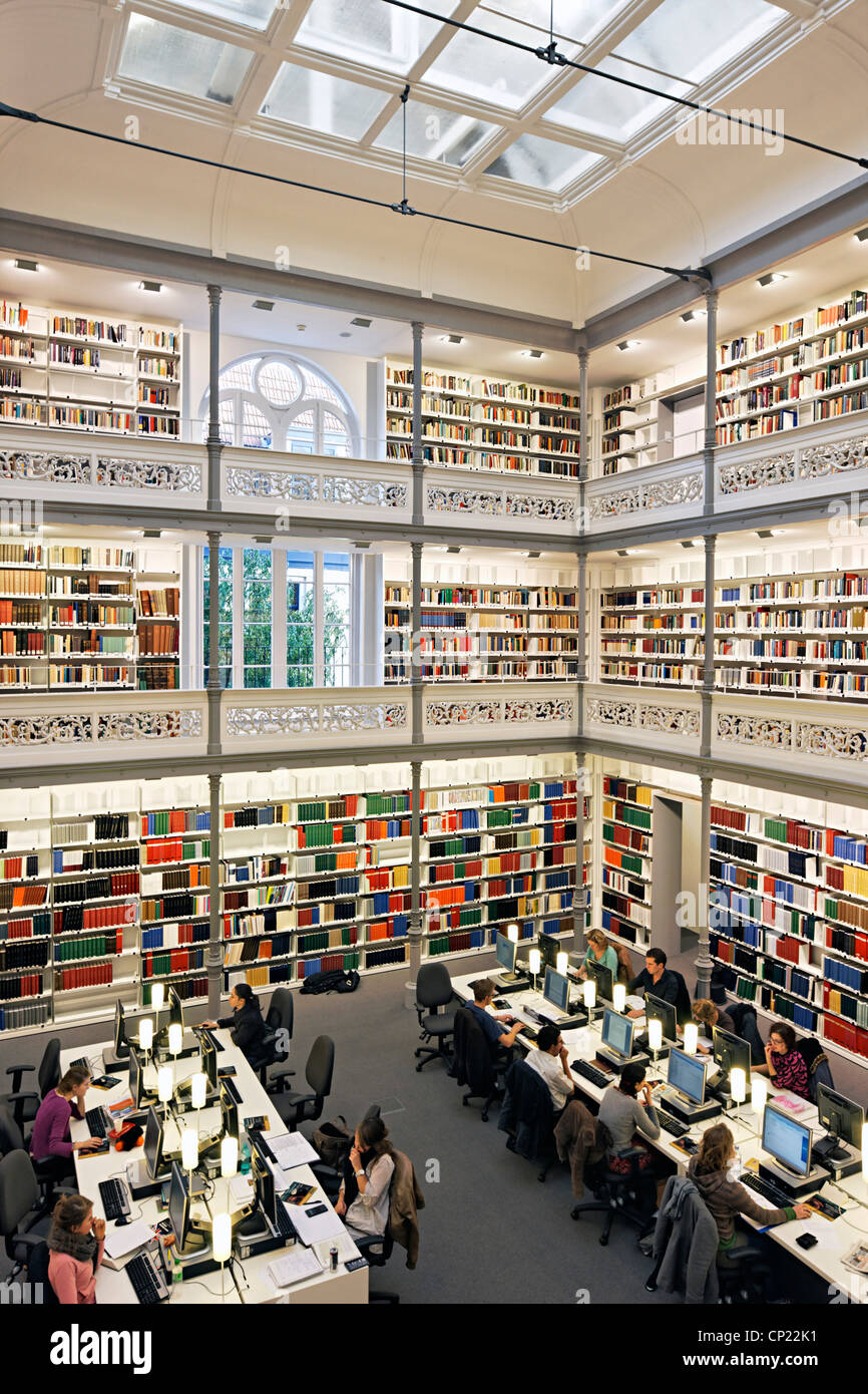 Galleried Buildings High Resolution Stock Photography and Images - Alamy