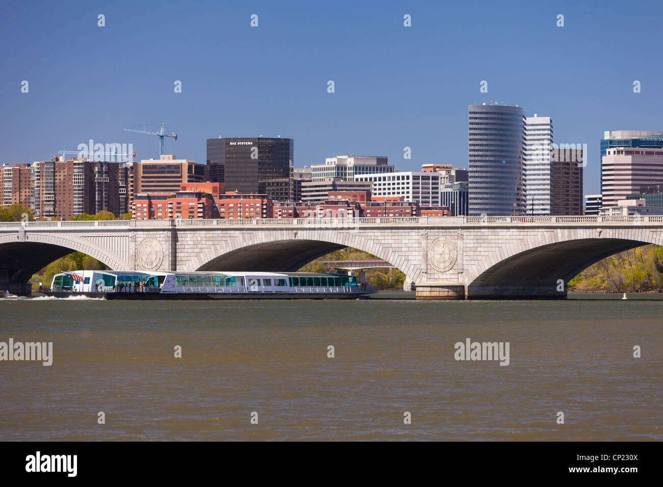 WASHINGTON, DC, USA - Potomac River. Memorial Bridge and Rosslyn, VA ...