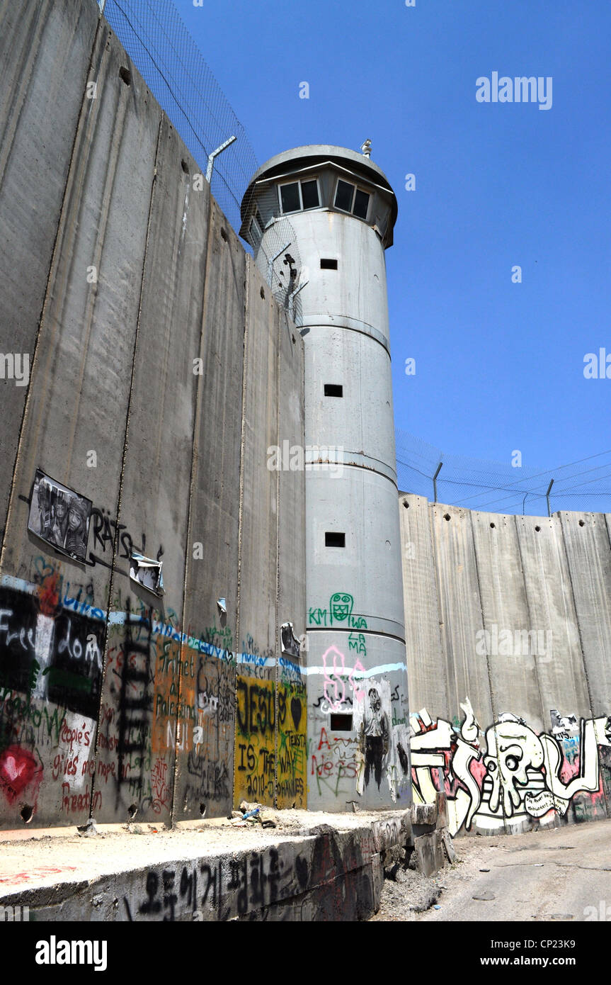 Apartheid Wall Dividing Palestinian National Authority From Israel High ...