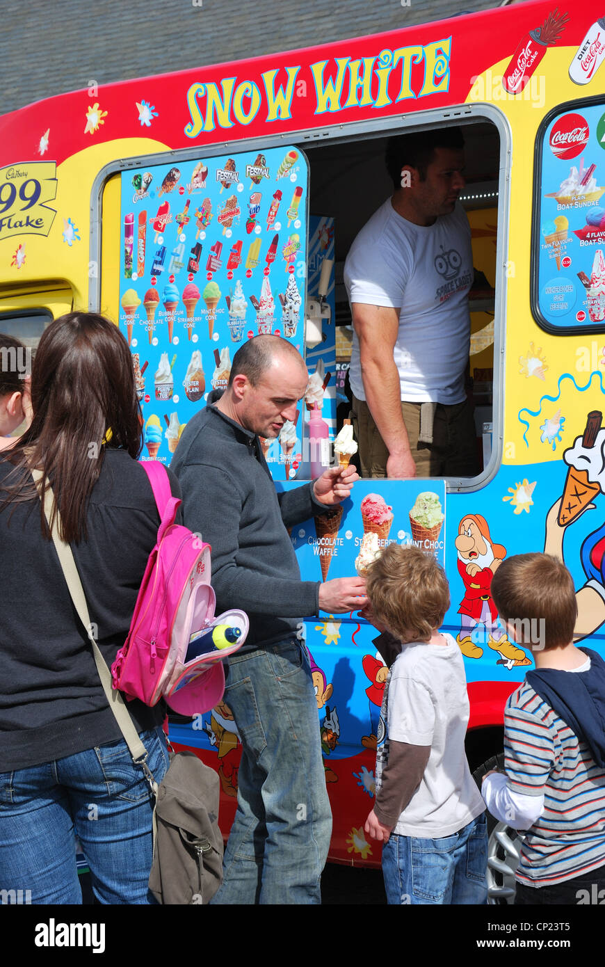 Ice cream van and queue of children hi-res stock photography and images ...