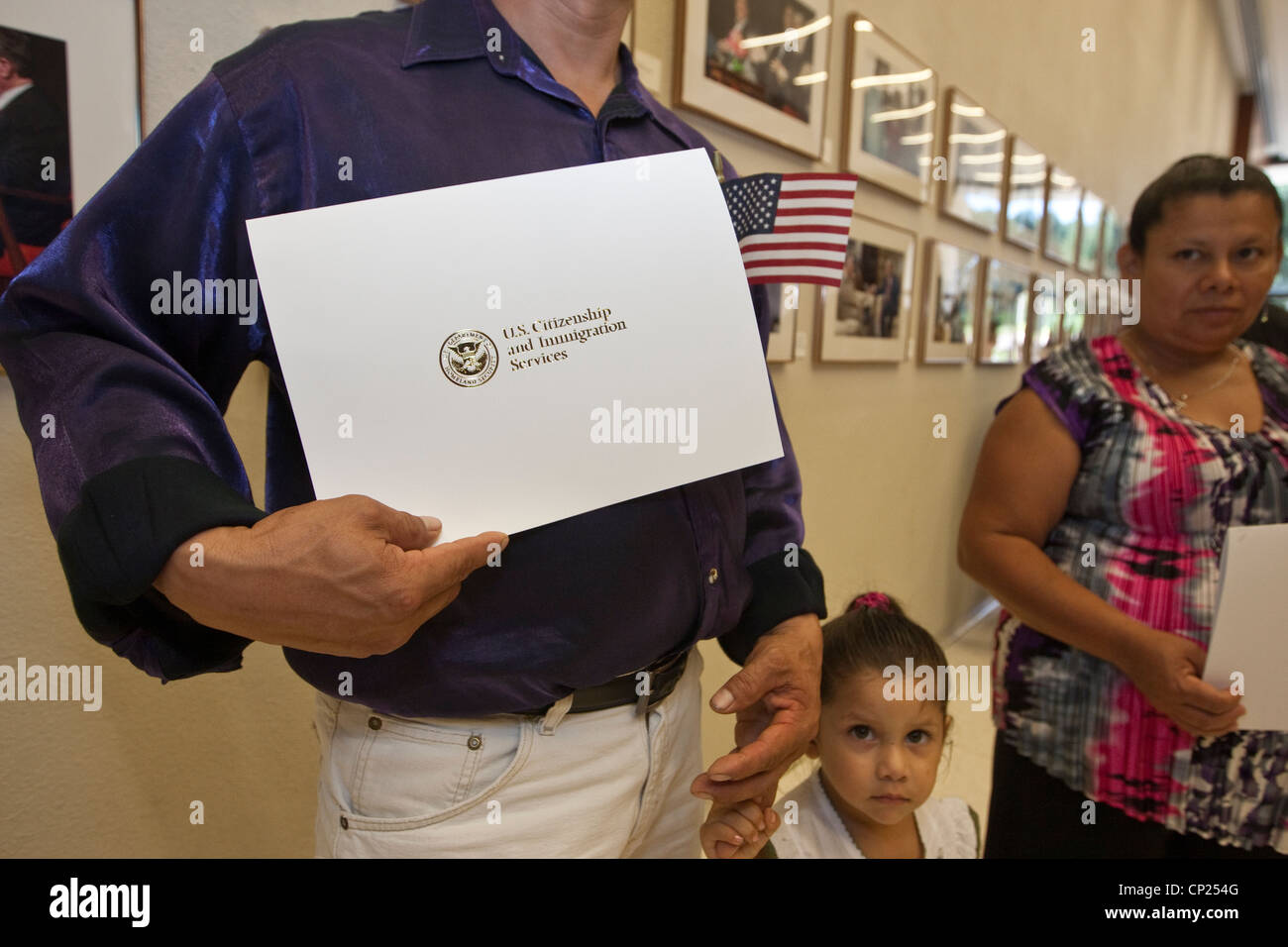 Hundreds become U.S citizens during a naturalization ceremony held in ...