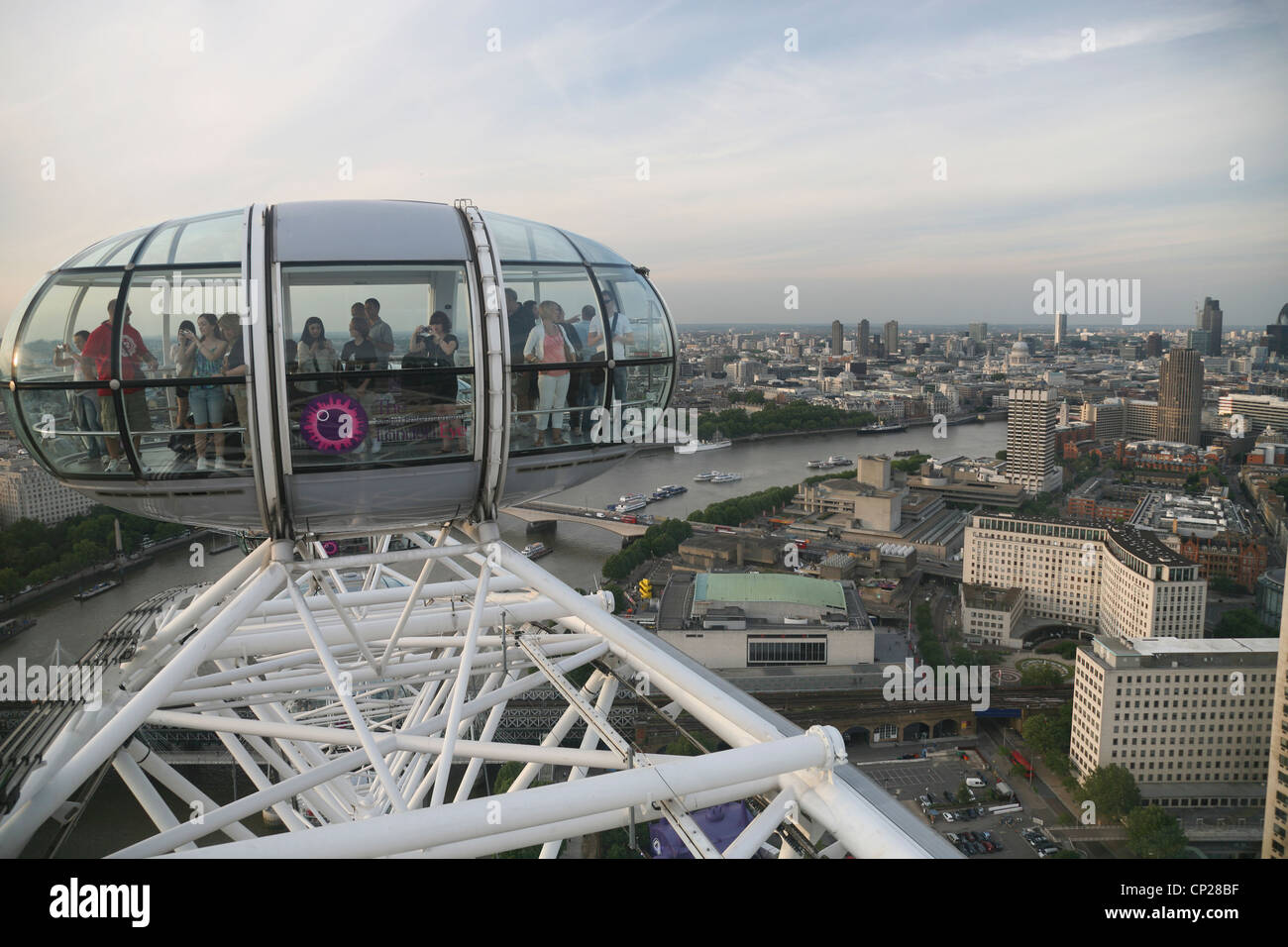 London eye pod hi-res stock photography and images - Alamy