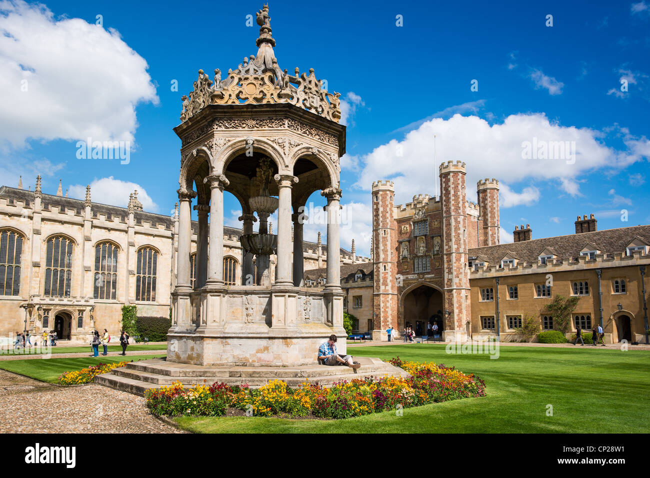 Cambridge University Trinity College Great Court and water fountain. UK ...